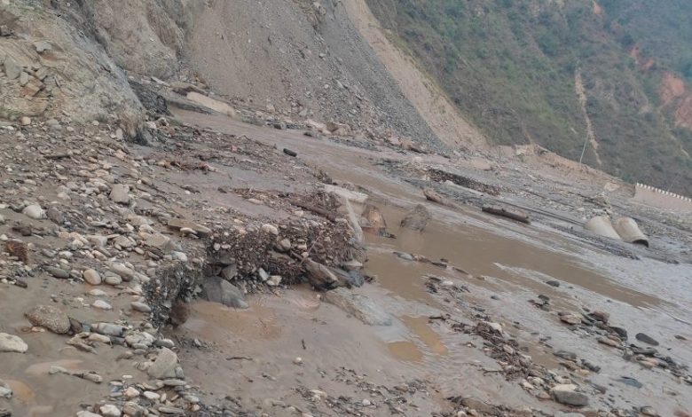 Nine highways blocked due to floods and landslides in three provinces ...